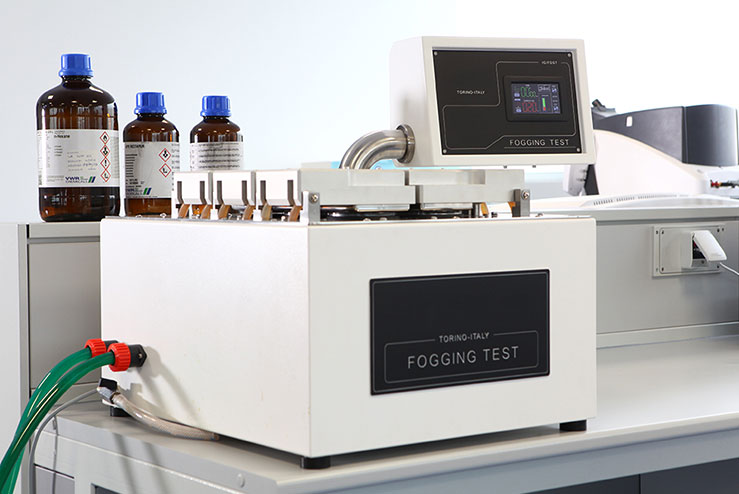 Fogging test per sostenze volatili | APM Laboratori torino